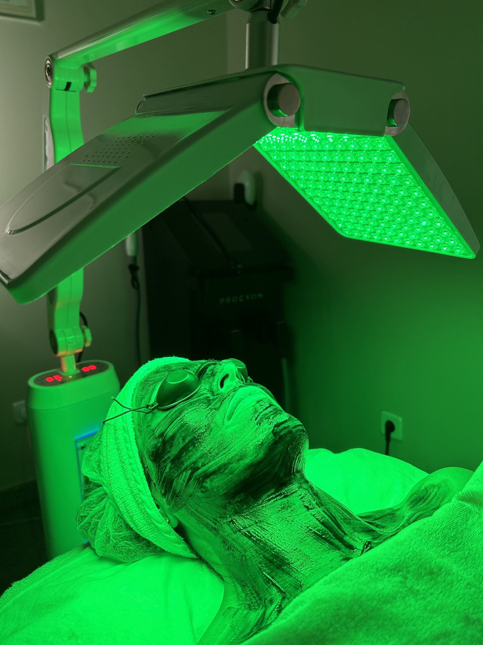 ¿SABIAS LOS BENEFICIOS DE LA LUZ LED EN LA ESTÉTICA? - Tienda online de ...